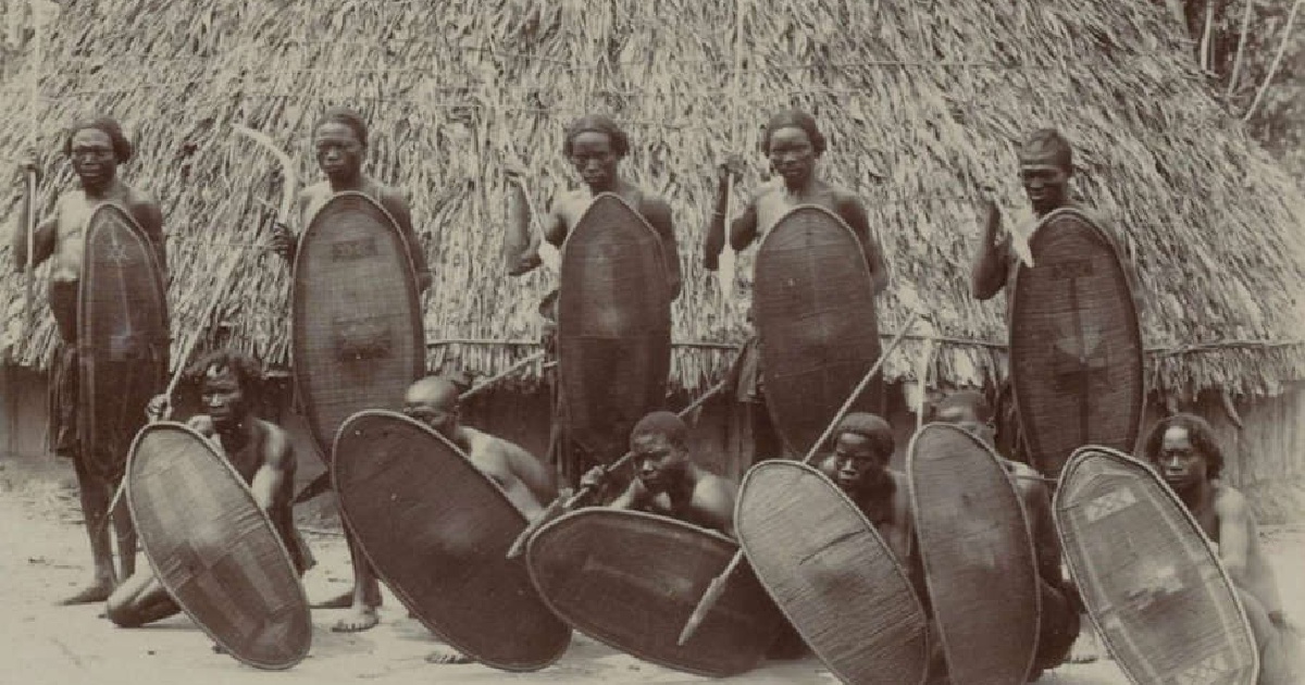 Field-photo of the day: Djabbir warriors, 1894 | Duende Art Projects