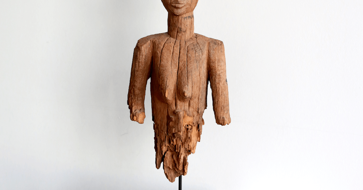 Discover a rare and graceful Pende rooftop finial | Duende Art Projects